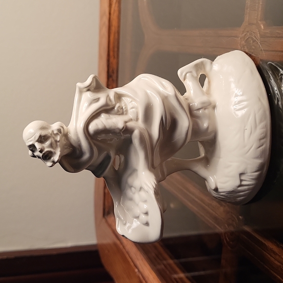 Atlantic Mold | Accents | Vintage Atlantic Mold Man With Basket | Poshmark